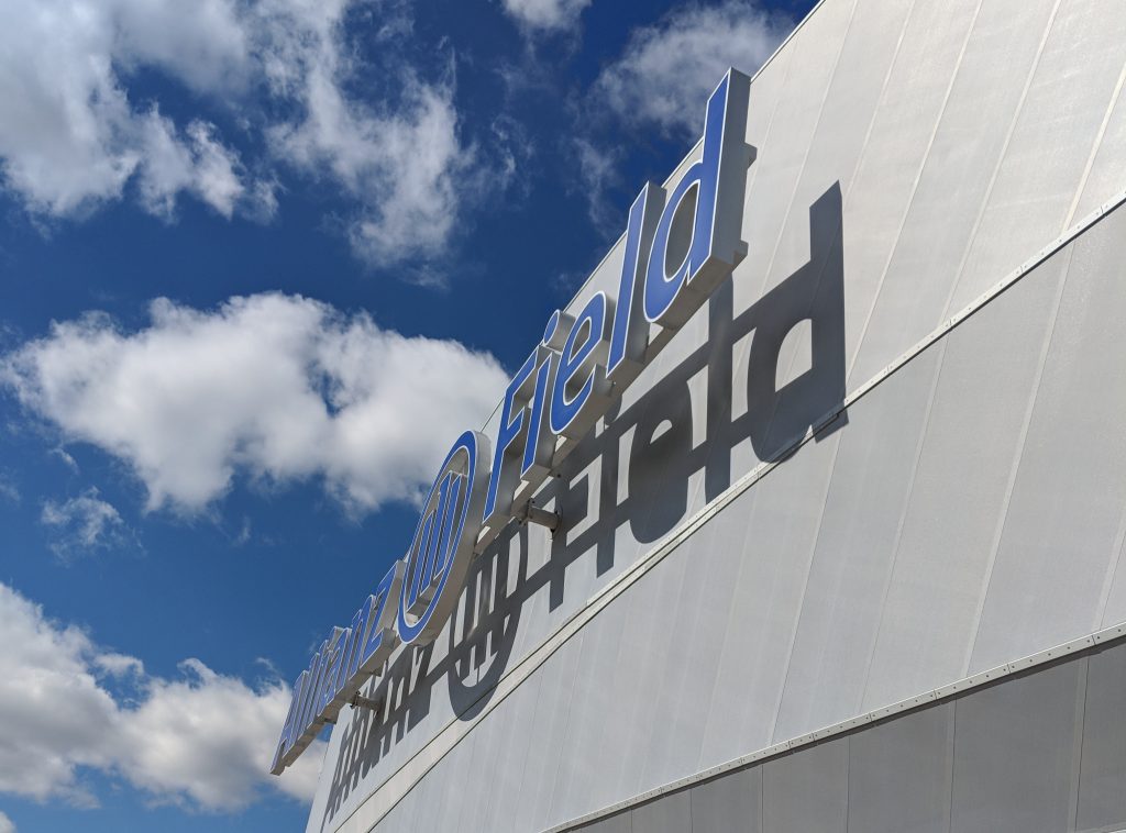 Enclosing a Local Landmark: Construction of the Allianz Field Envelope ...